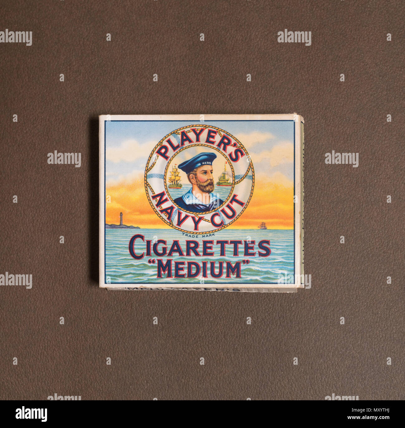 Vintage cigarette packets hi-res stock photography and images - Alamy