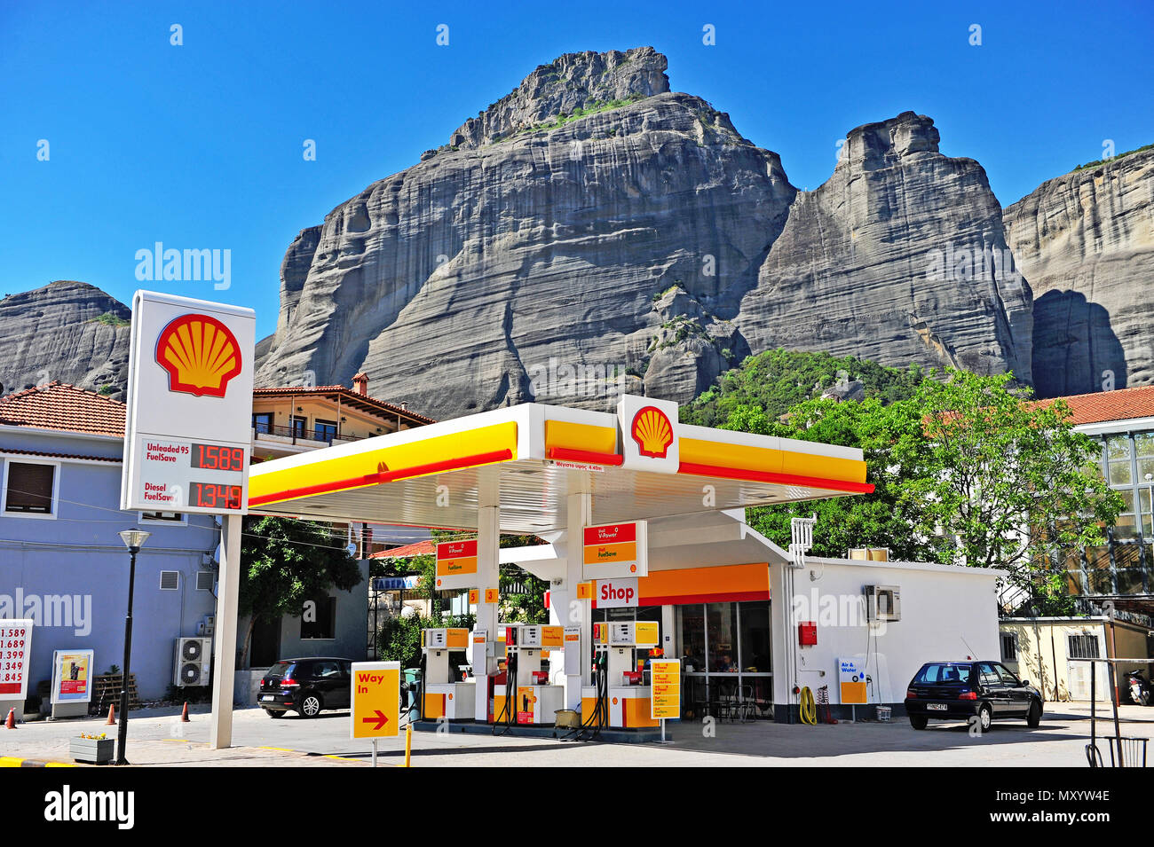 Petrol gas station greece hi-res stock photography and images - Alamy