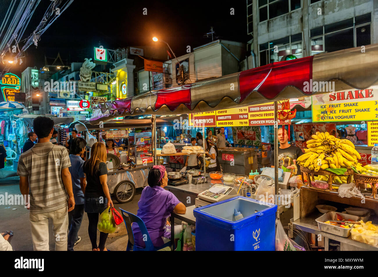 Bangkok khao san road bar hi-res stock photography and images - Alamy