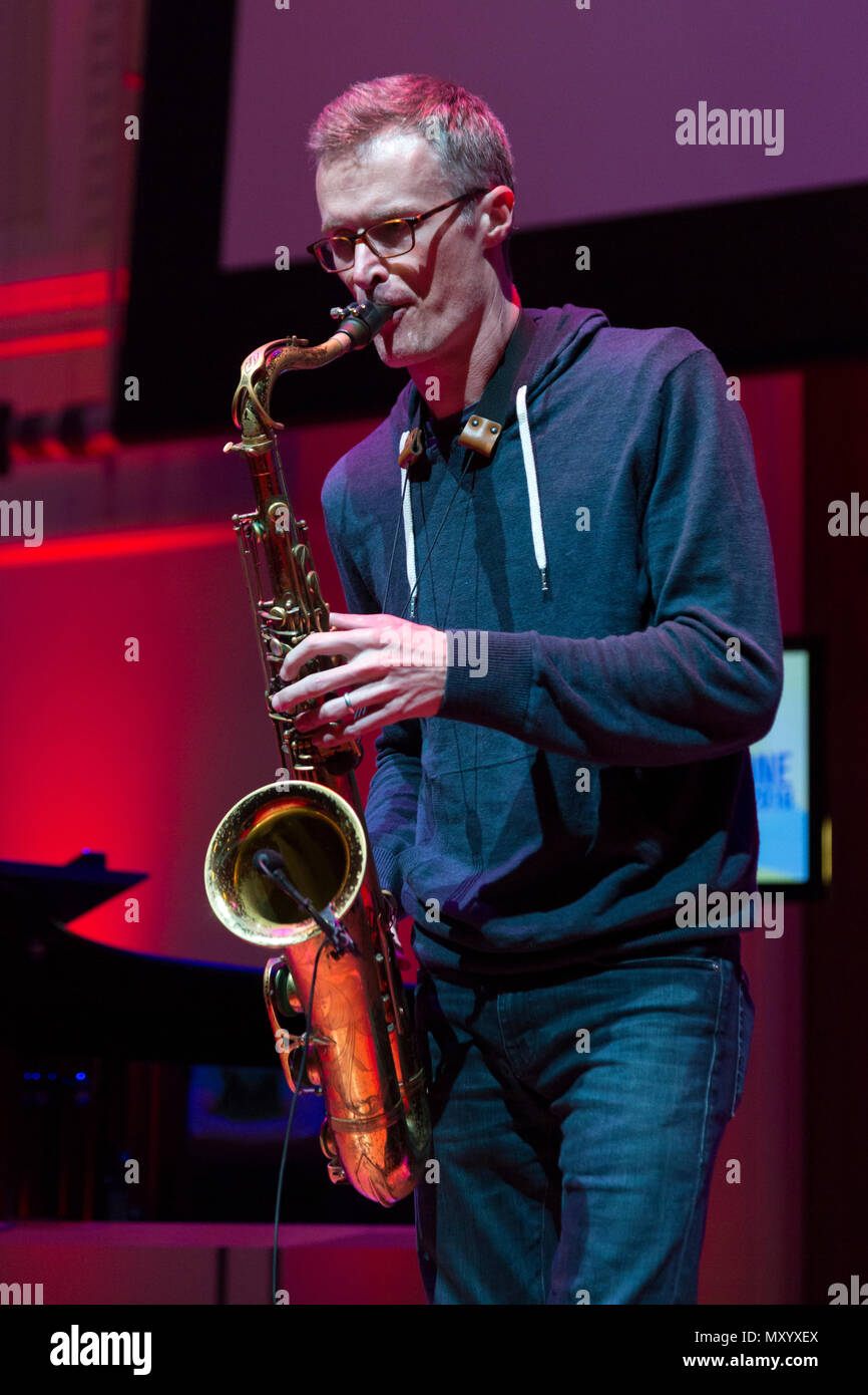 American jazz tenor saxophonist hi-res stock photography and images - Alamy