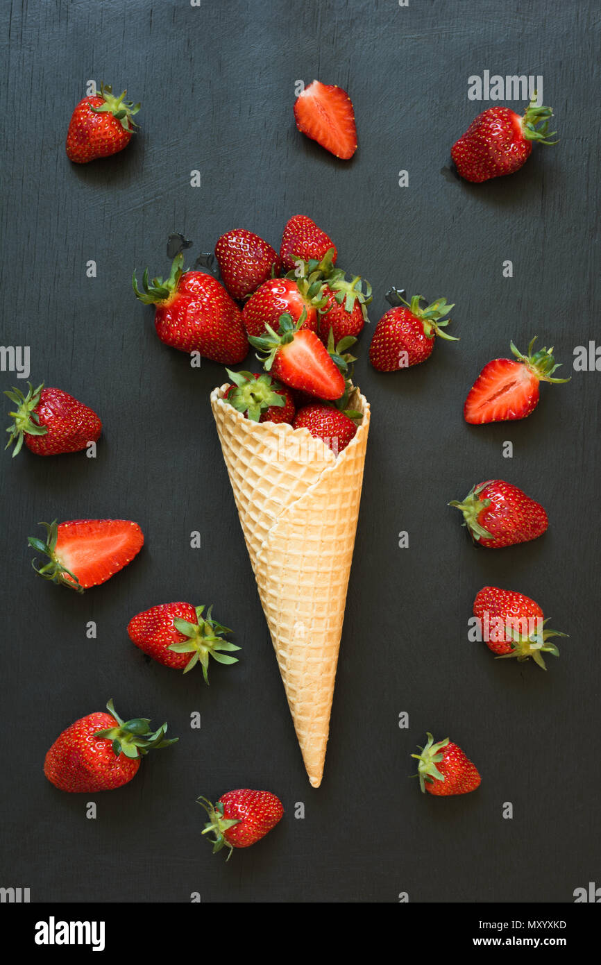 Strawberry ice cream wafer cornet hi-res stock photography and images ...
