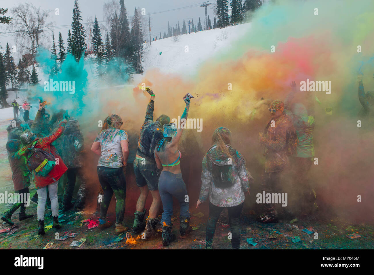 Color battle holi festival in hi-res stock photography and images - Alamy