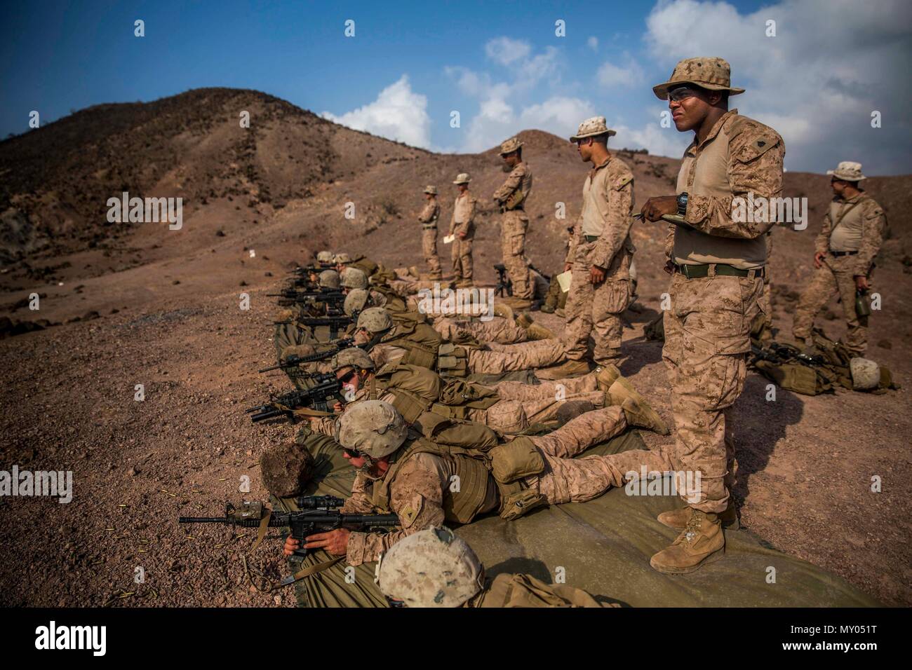 Judging distance hi-res stock photography and images - Alamy