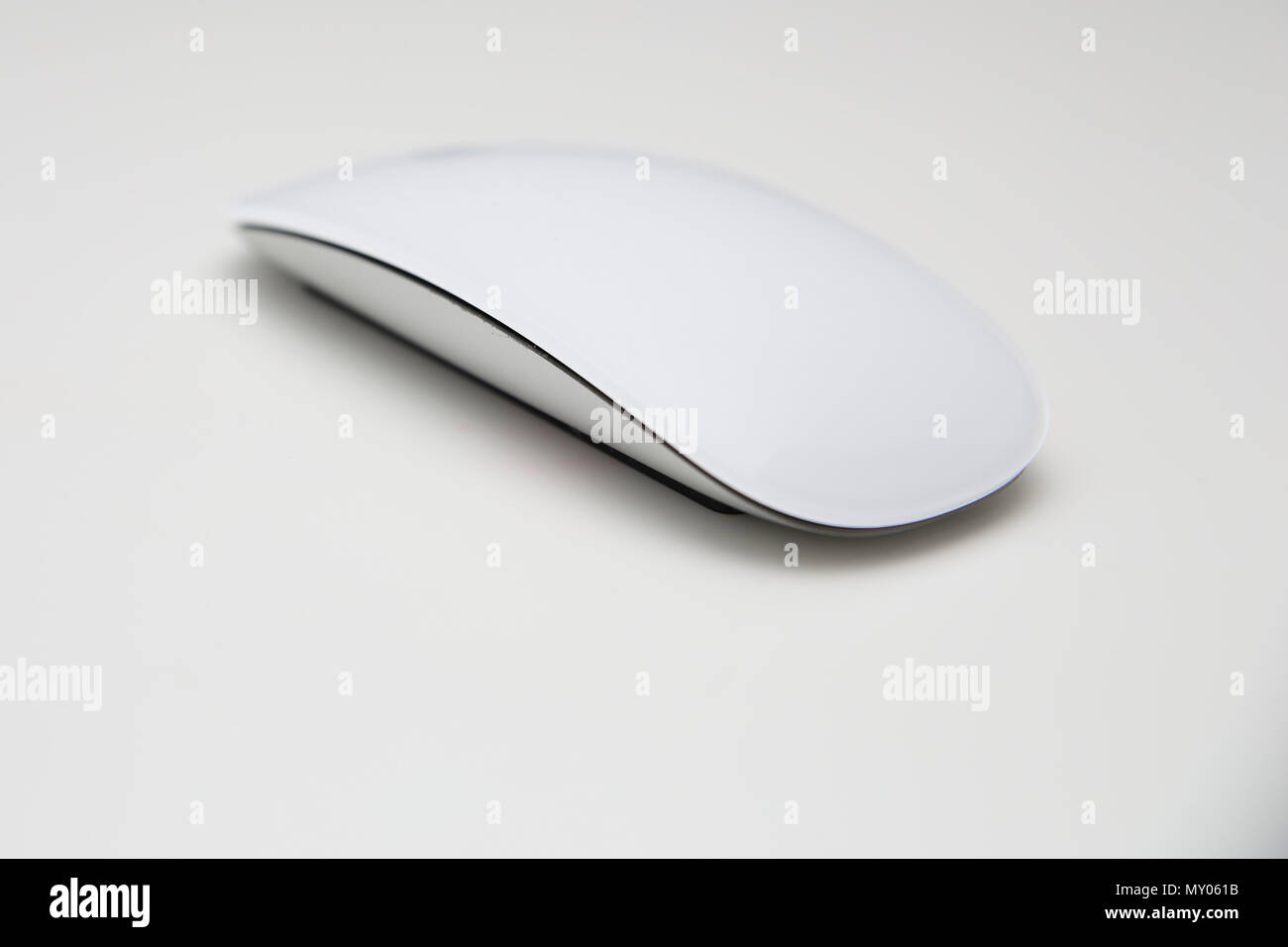 Close-up of a modern white mouse, technology Stock Photo - Alamy