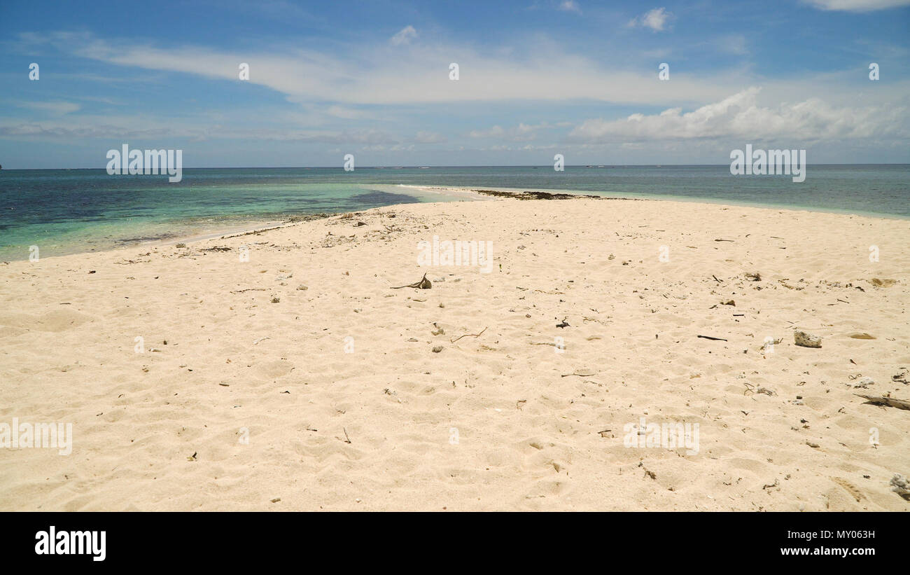 Beach with white sand on a tropical island. Seascape ocean and ...