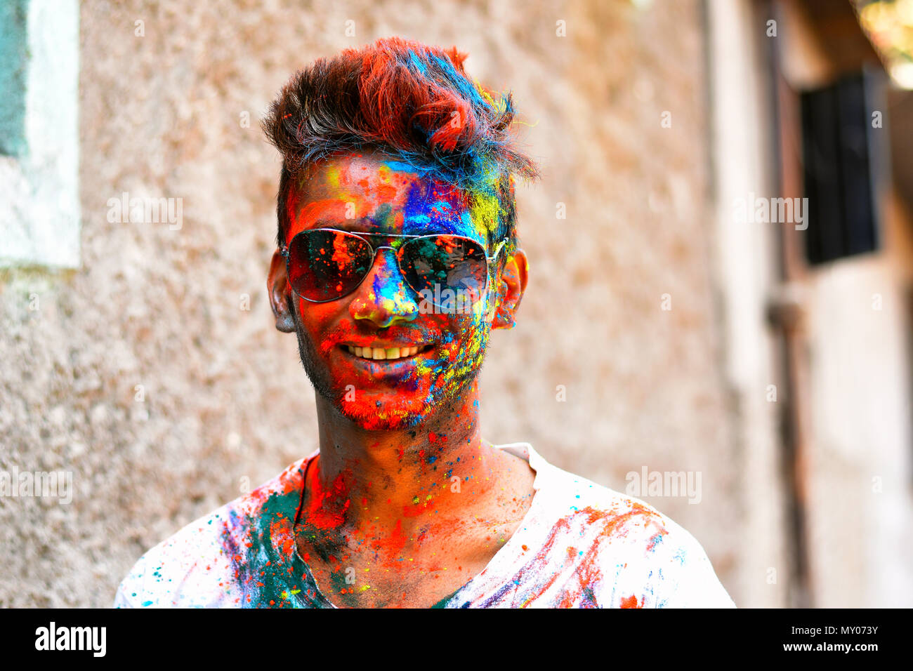 Indian celebrating holi festival hi-res stock photography and images ...