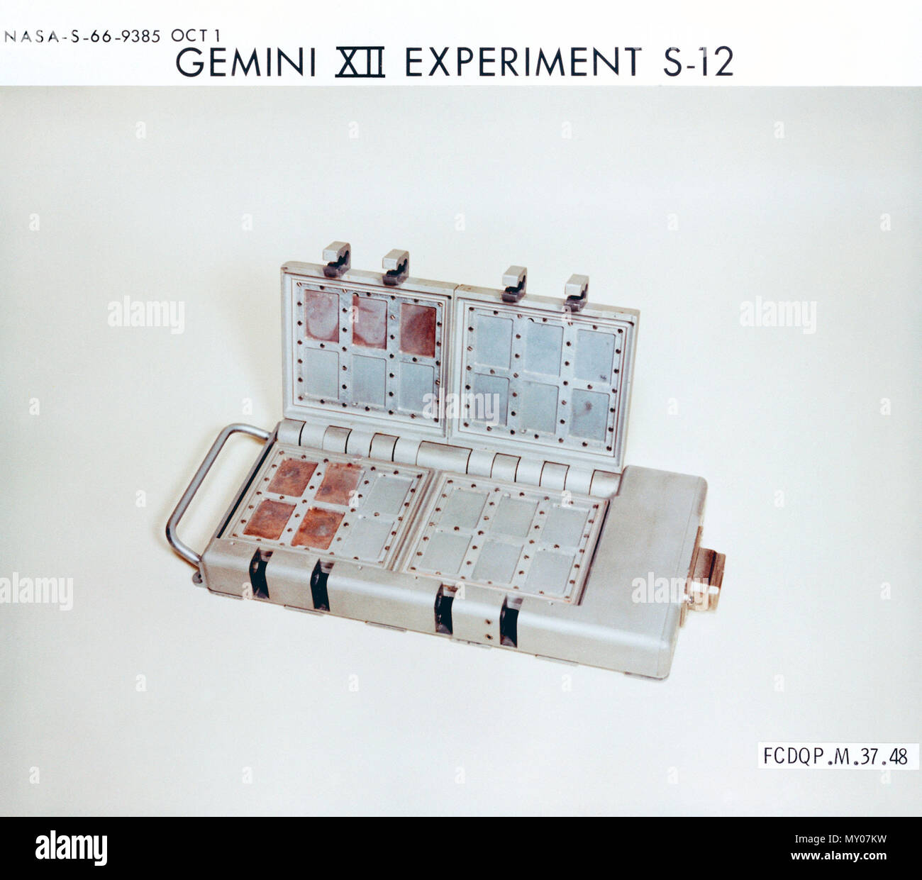 Micrometeorite hi-res stock photography and images - Alamy