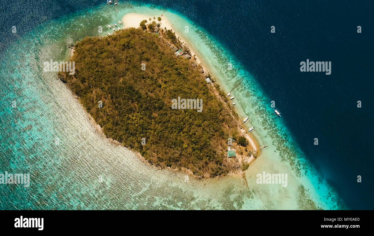 Aerial view of tropical beach on the island Banana, Philippines ...
