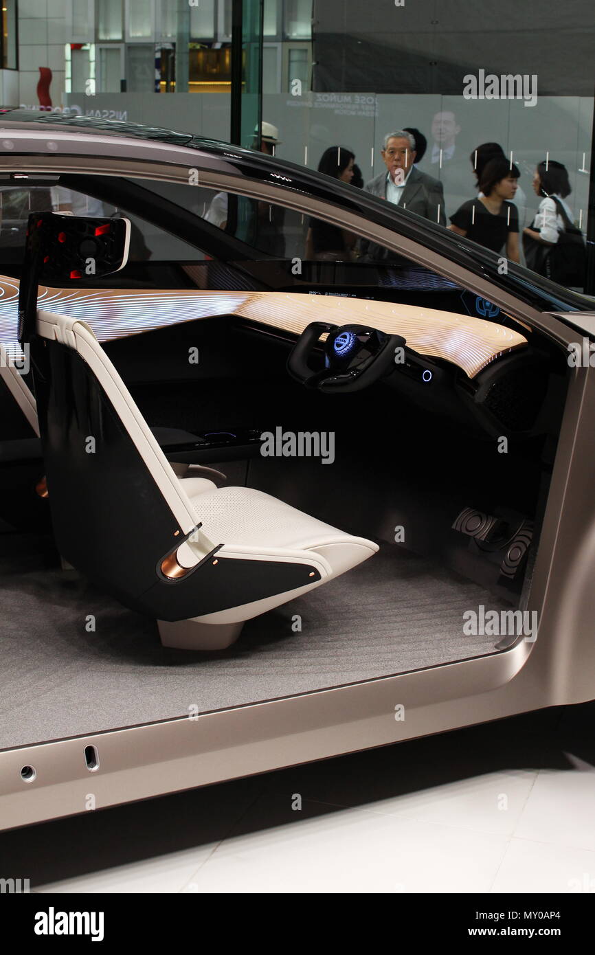 View of a Nissan IMx Kuro electric concept car's front seat and ...