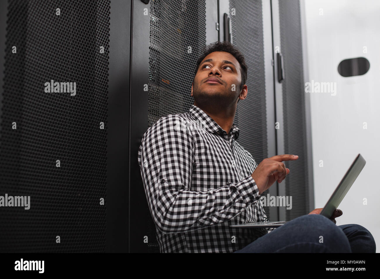 Maintaining internet connection hi-res stock photography and images - Alamy