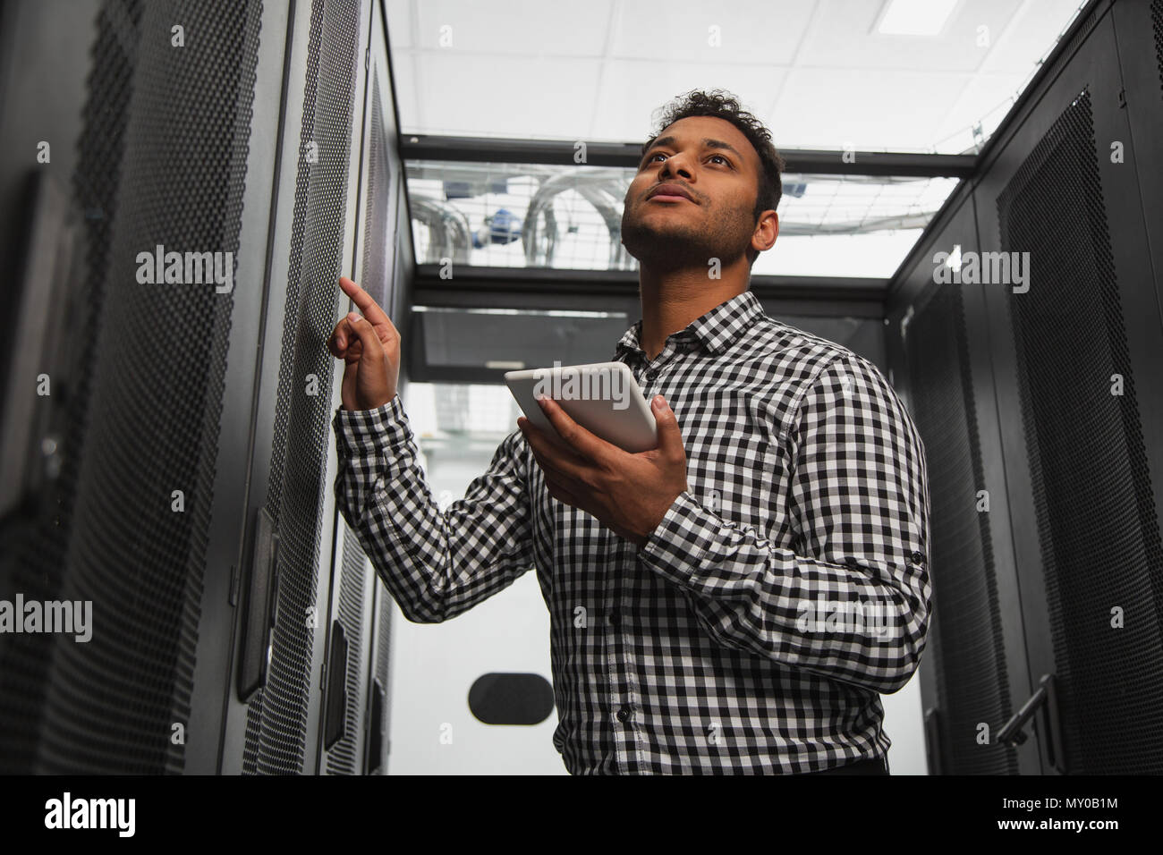 Updating system hi-res stock photography and images - Alamy