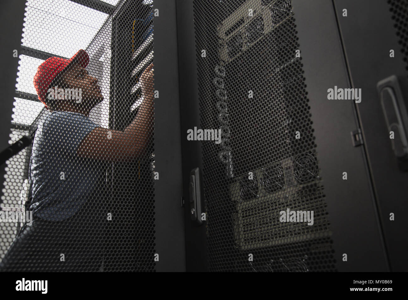 Network engineer software hi-res stock photography and images - Alamy