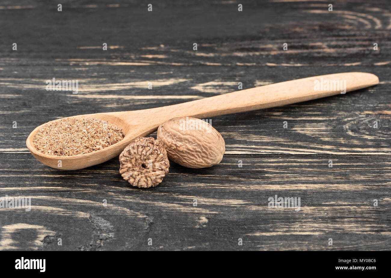 Cut in half nutmeg hi-res stock photography and images - Alamy
