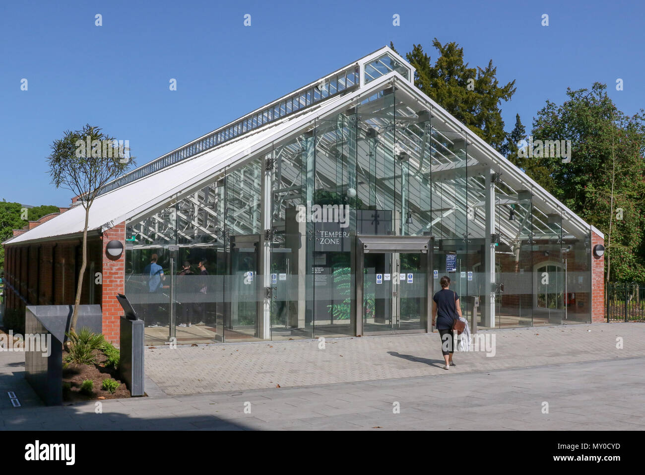 Tropical ravine building belfast hi-res stock photography and images ...