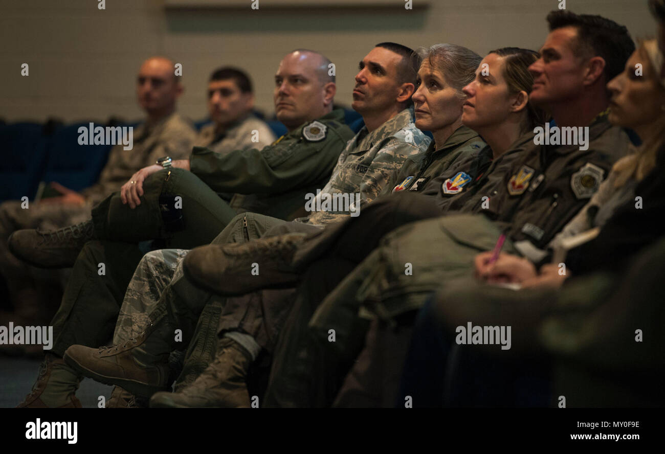 Simon sinek ted talk hi-res stock photography and images - Alamy