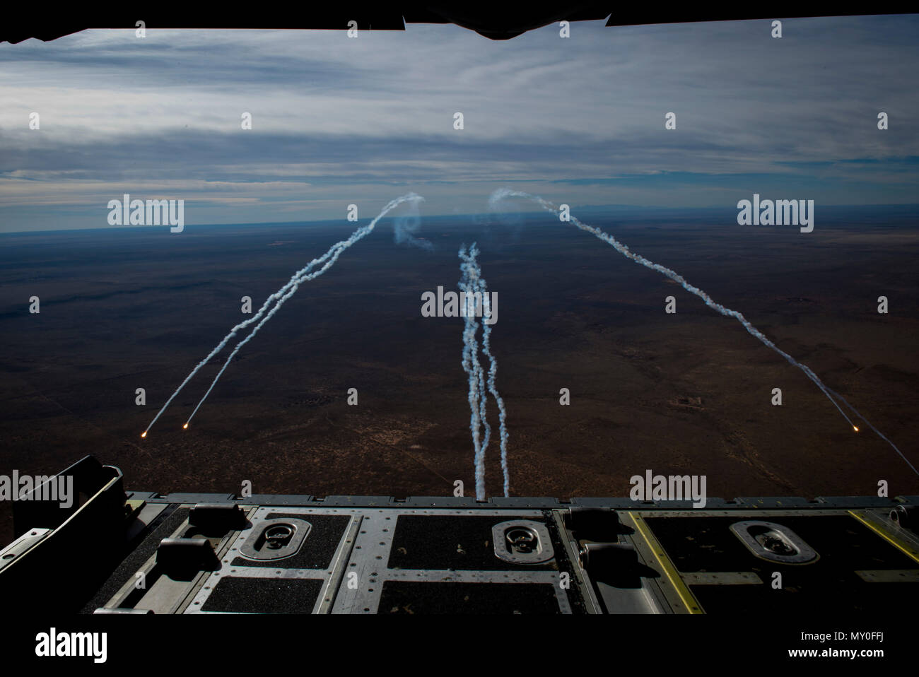 C 130 hercules flares hi-res stock photography and images - Alamy