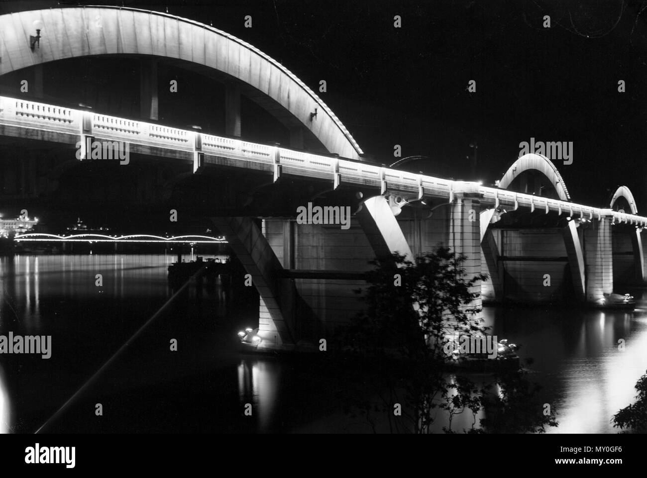 William Jolly Bridge and Victoria Bridge, Brisbane, March 1954. The ...