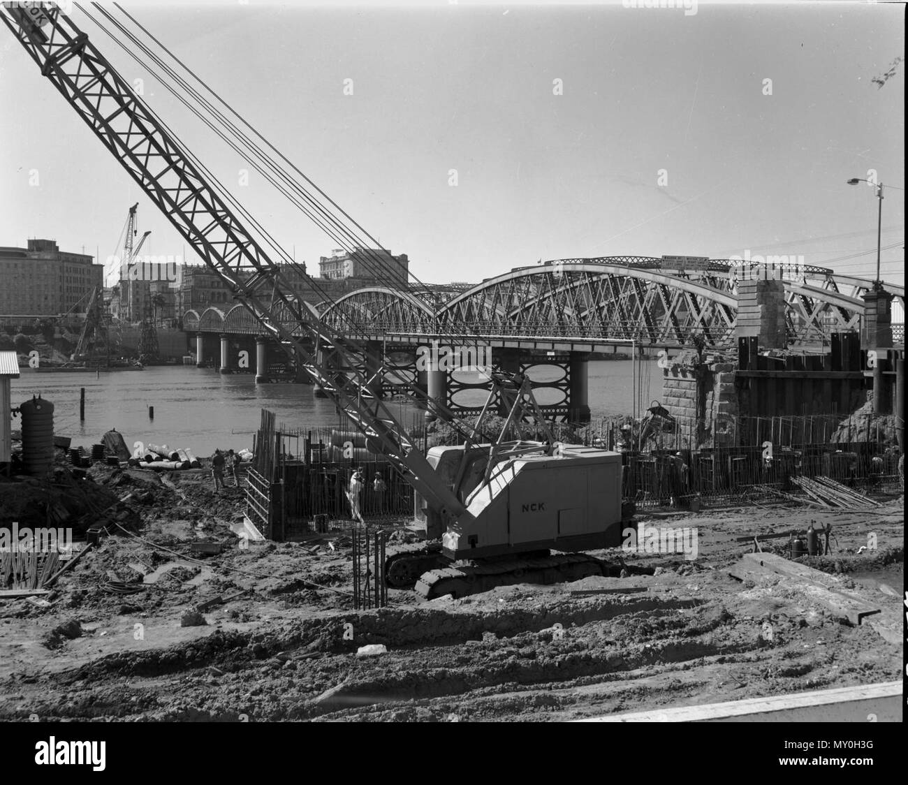 Construction of new Victoria Bridge, Brisbane, August 1967. As early as ...