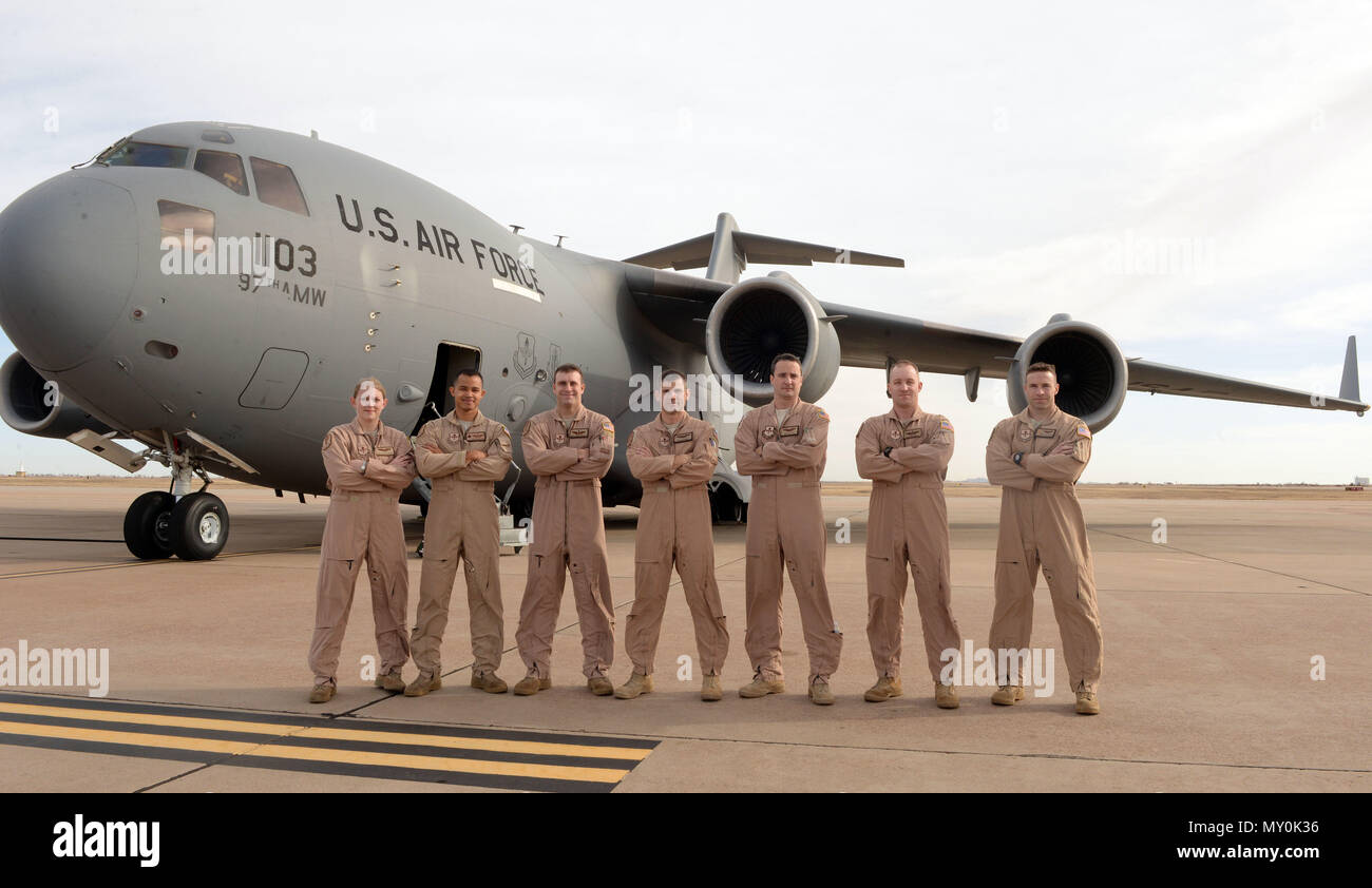 U.S. Air Force C-17 Globemaster III instructor pilots and loadmasters ...
