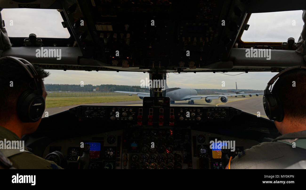 314th air refueling squadron hi-res stock photography and images - Alamy
