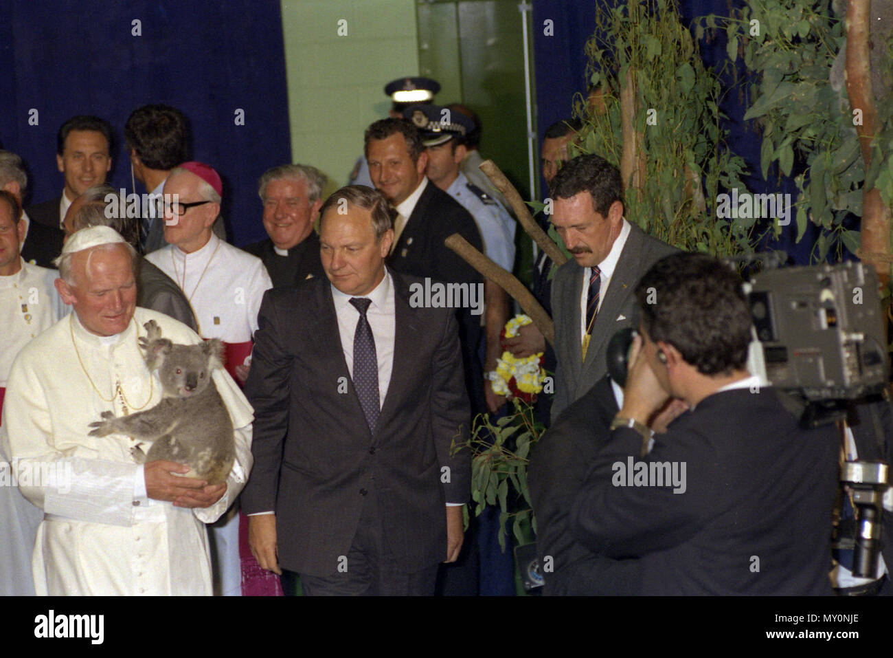 Qeii stadium hi-res stock photography and images - Alamy