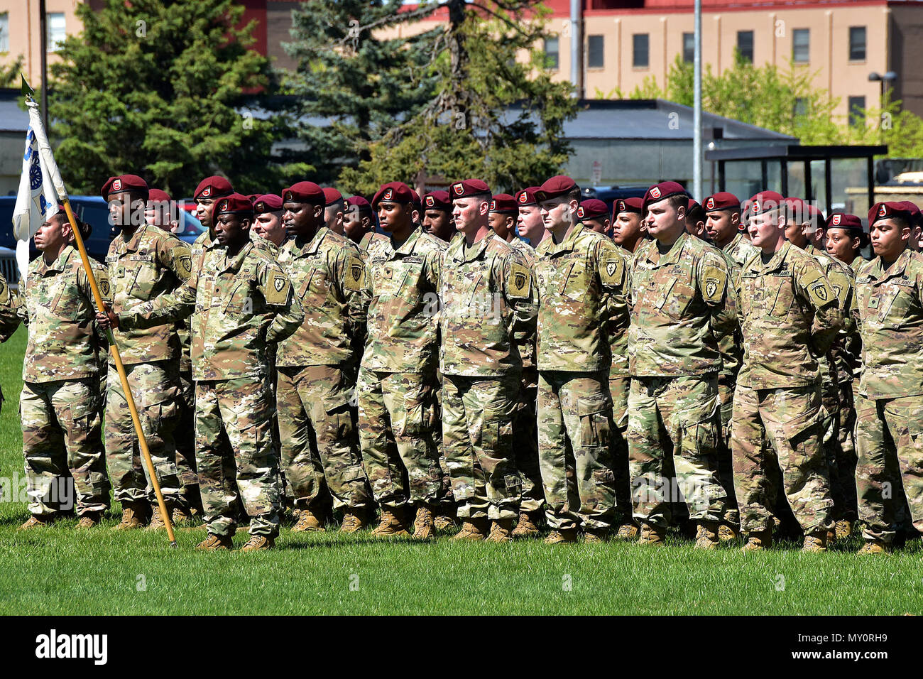 Paratroopers from the 725th Brigade Support Battalion stand in ...