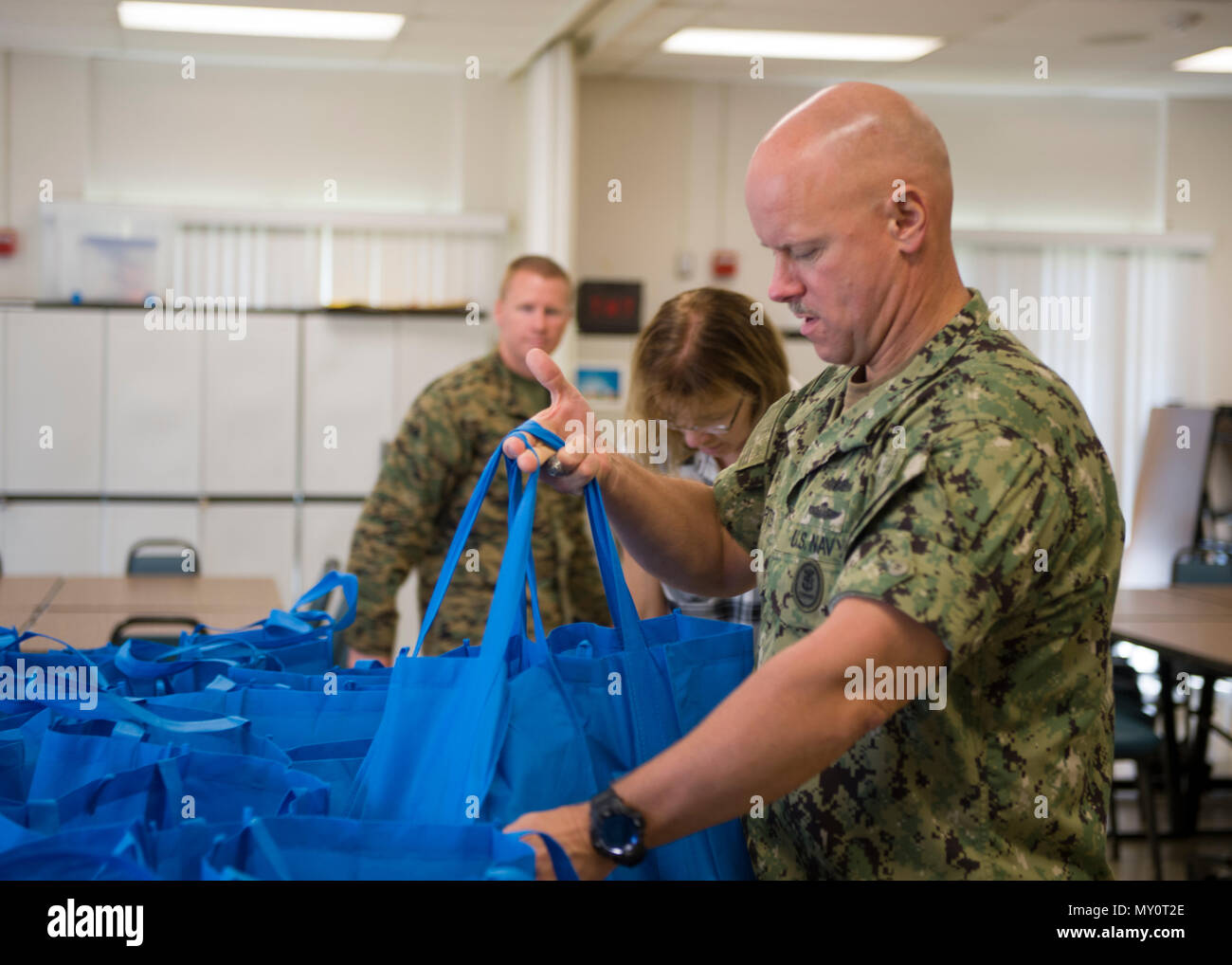 161122-N-AV234-009 (Nov. 22, 2016) PEARL HARBOR Command Master Chief ...