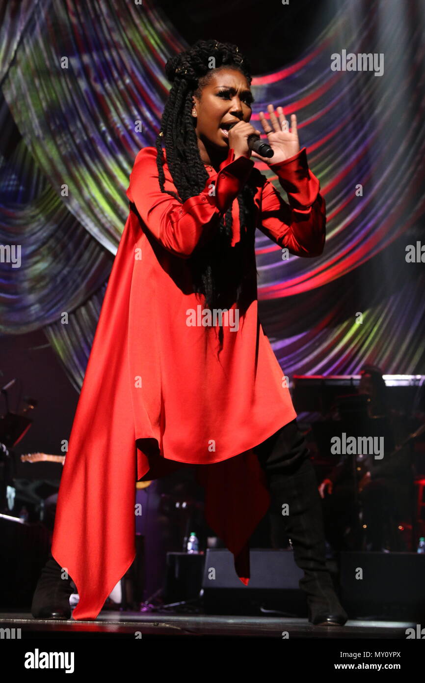 Ny spring gala hi-res stock photography and images - Alamy