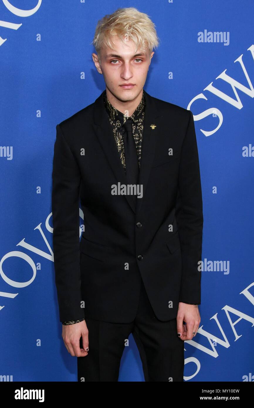 Anwar hadid 2018 hi-res stock photography and images - Alamy