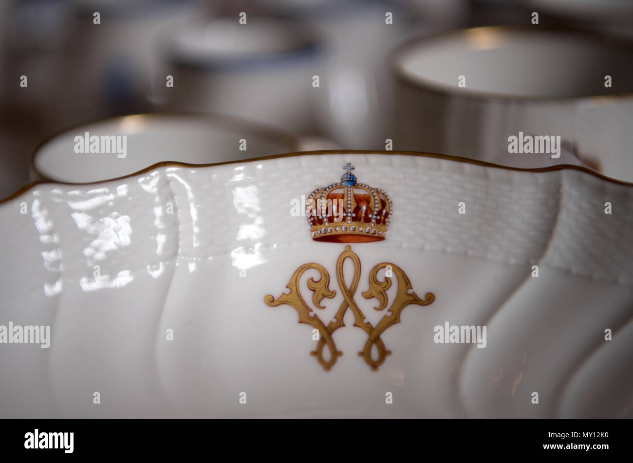Monarchy Insignia High Resolution Stock Photography and Images - Alamy