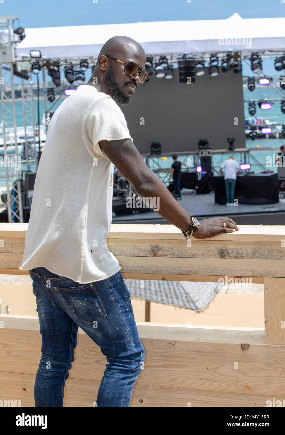 Dj Black Coffees Hand