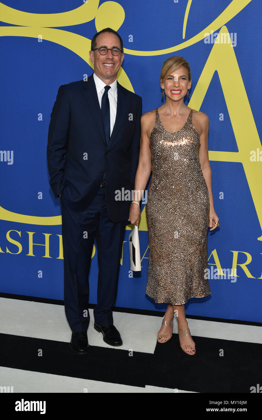 Jerry seinfeld and jessica seinfeld hi-res stock photography and images ...