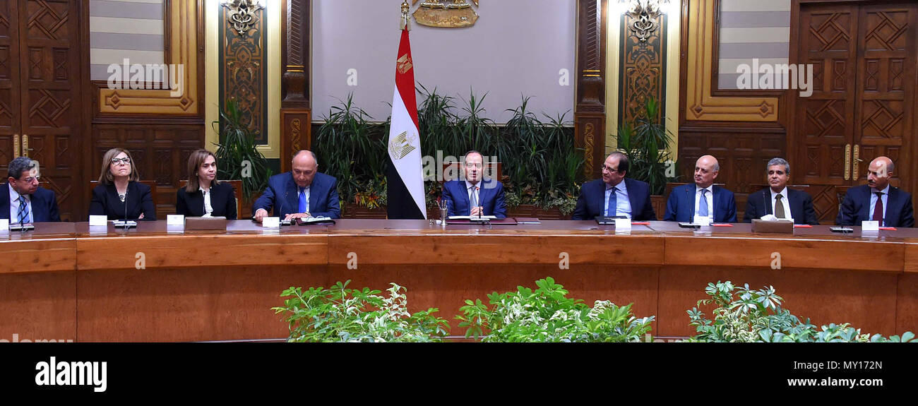 Diplomatic missions abroad hi-res stock photography and images - Alamy