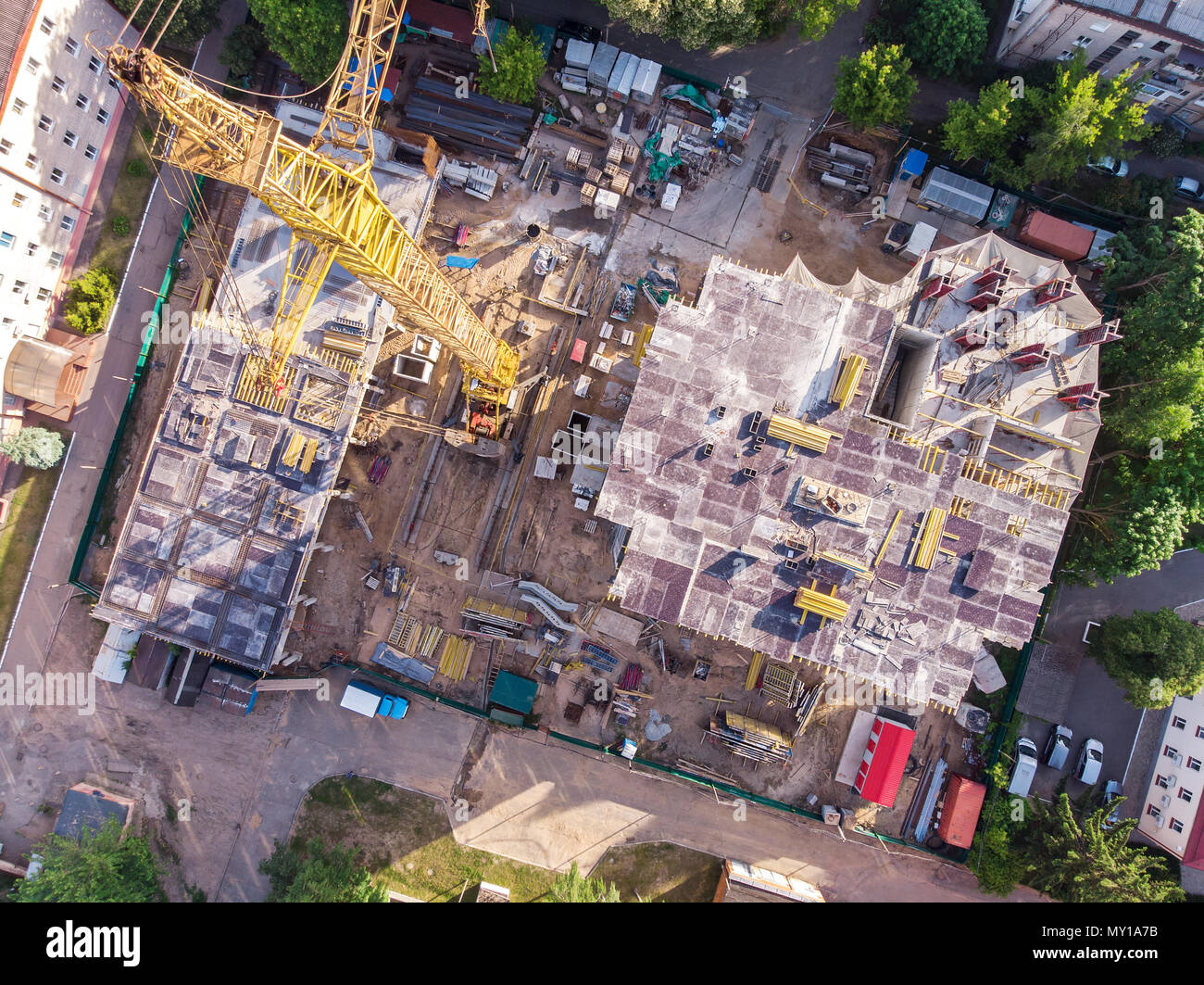 Crane construction house hi-res stock photography and images - Alamy