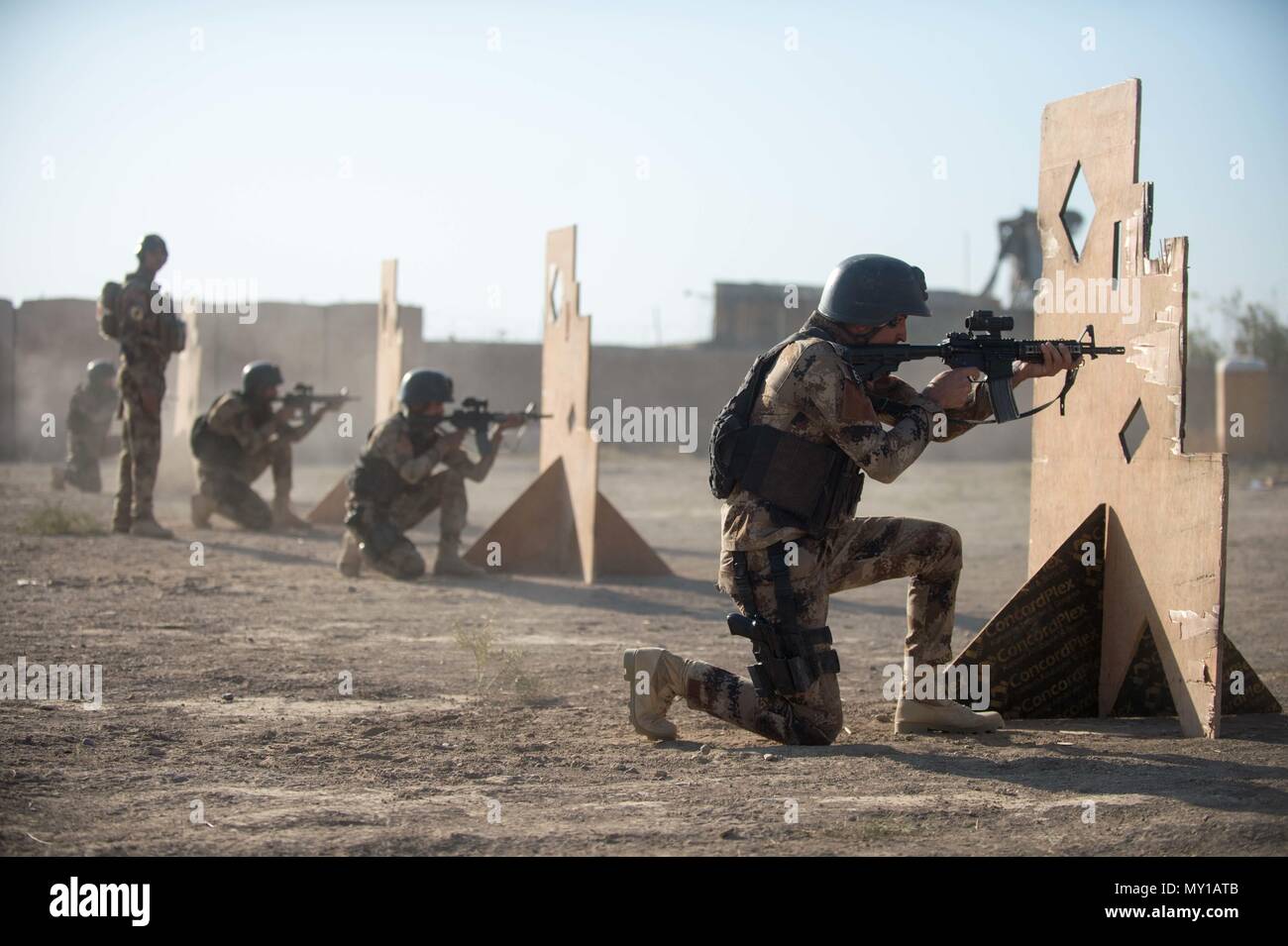 Angles increase hi-res stock photography and images - Alamy