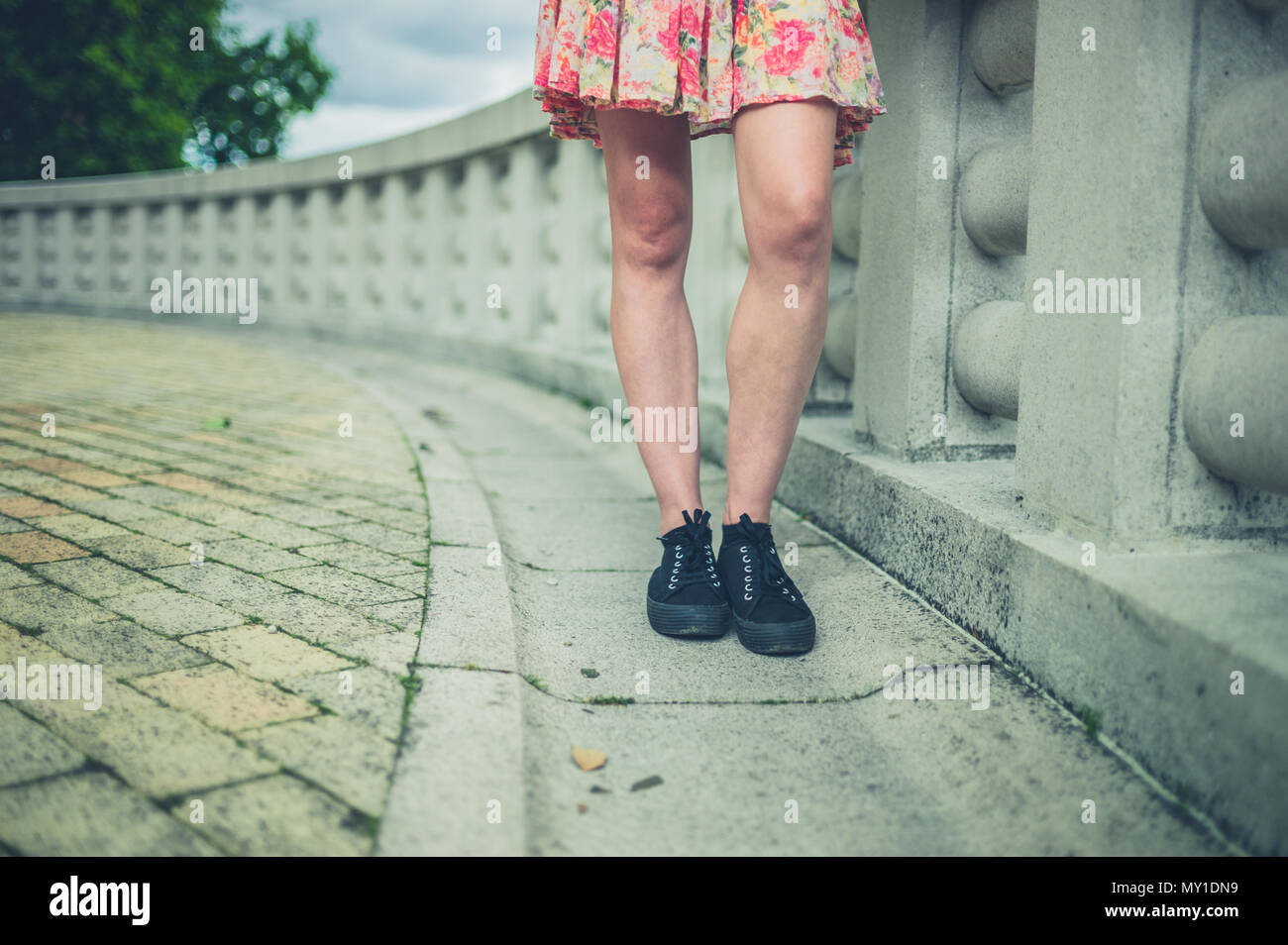 Legs and feet city hi-res stock photography and images - Alamy