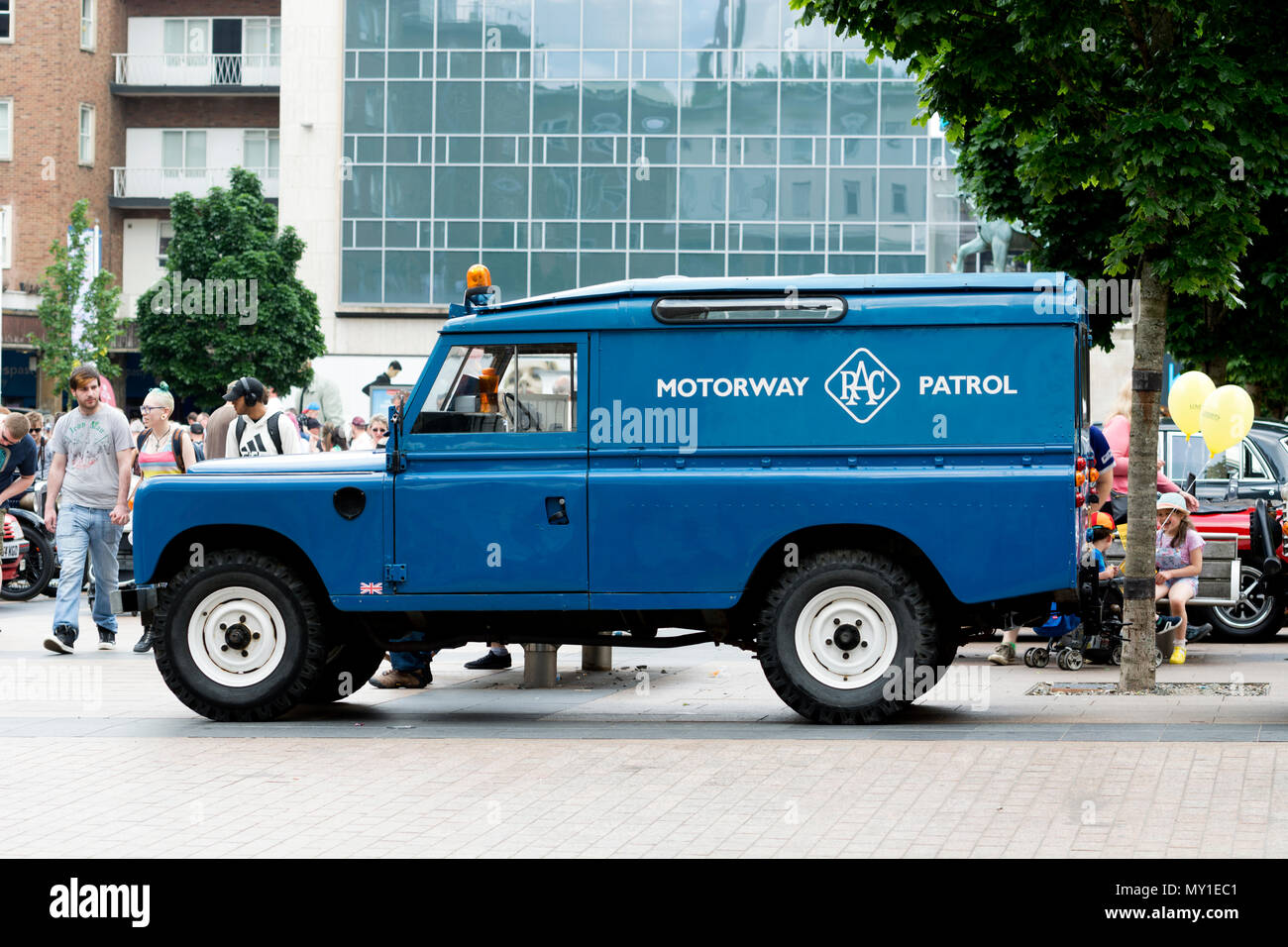 1980 Land Rover Long Wheel Base (RAC Motorway Patrol Stock Photo - Alamy
