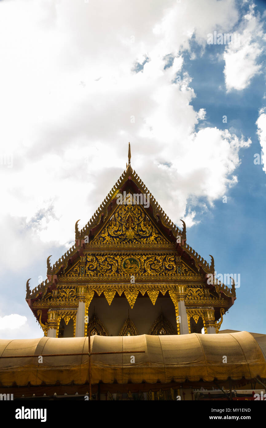 Cho Fa or Chofa finials on roof of Buddhist Temple Stock Photo - Alamy