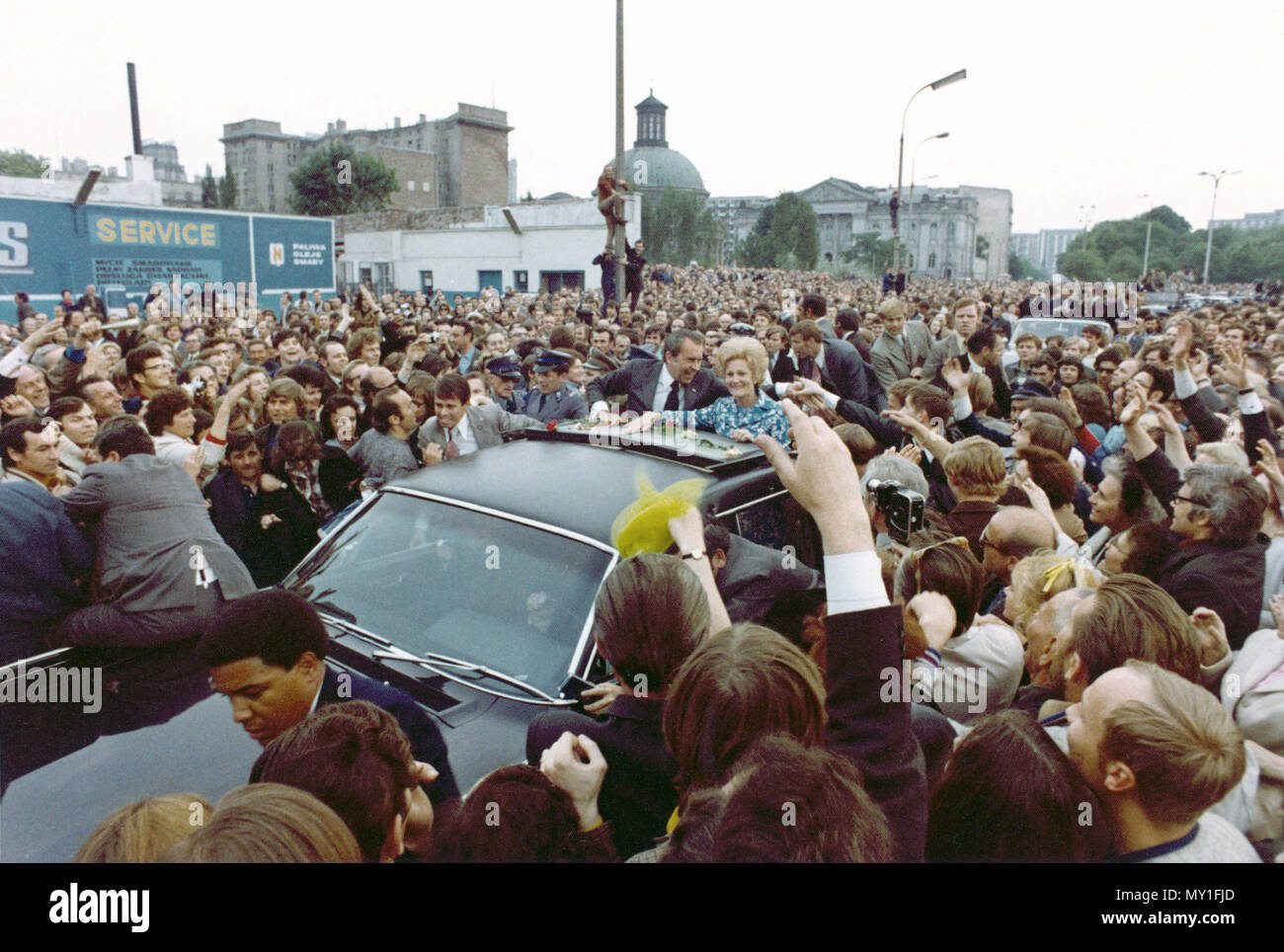 President Richard Nixon and First Lady Pat Nixon Greeted by ...