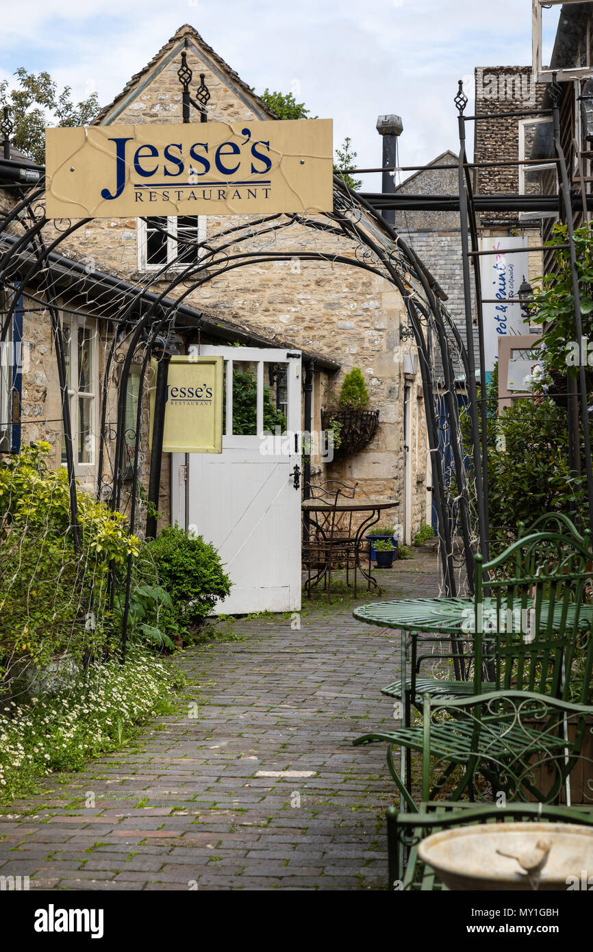 Cirencester Cotswold Town, Street Scene Stock Photo - Alamy