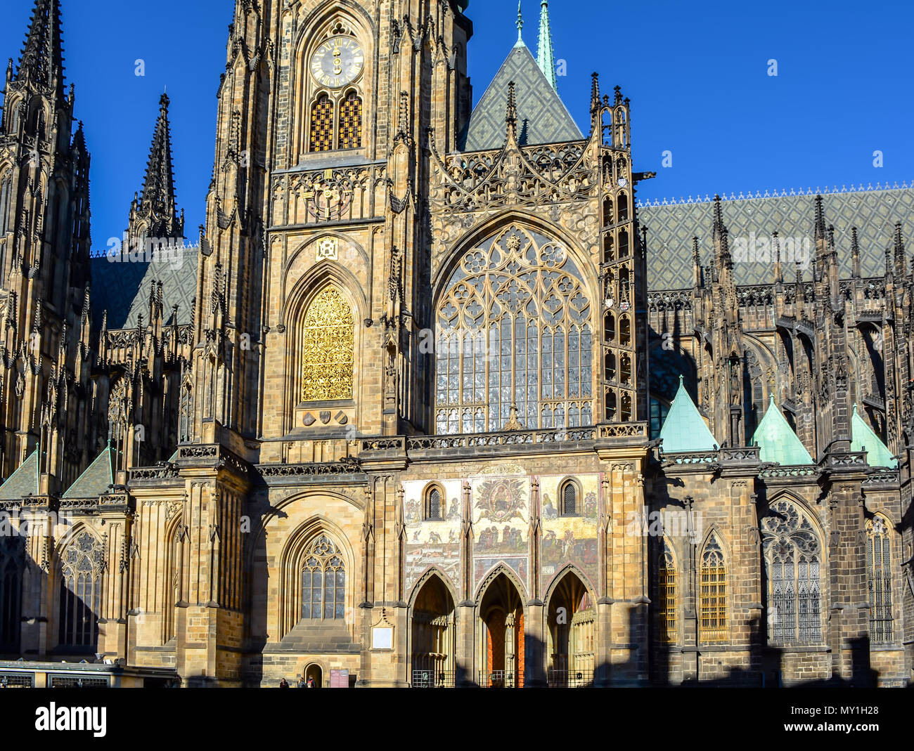 Golden gate st vitus cathedral hi-res stock photography and images - Alamy