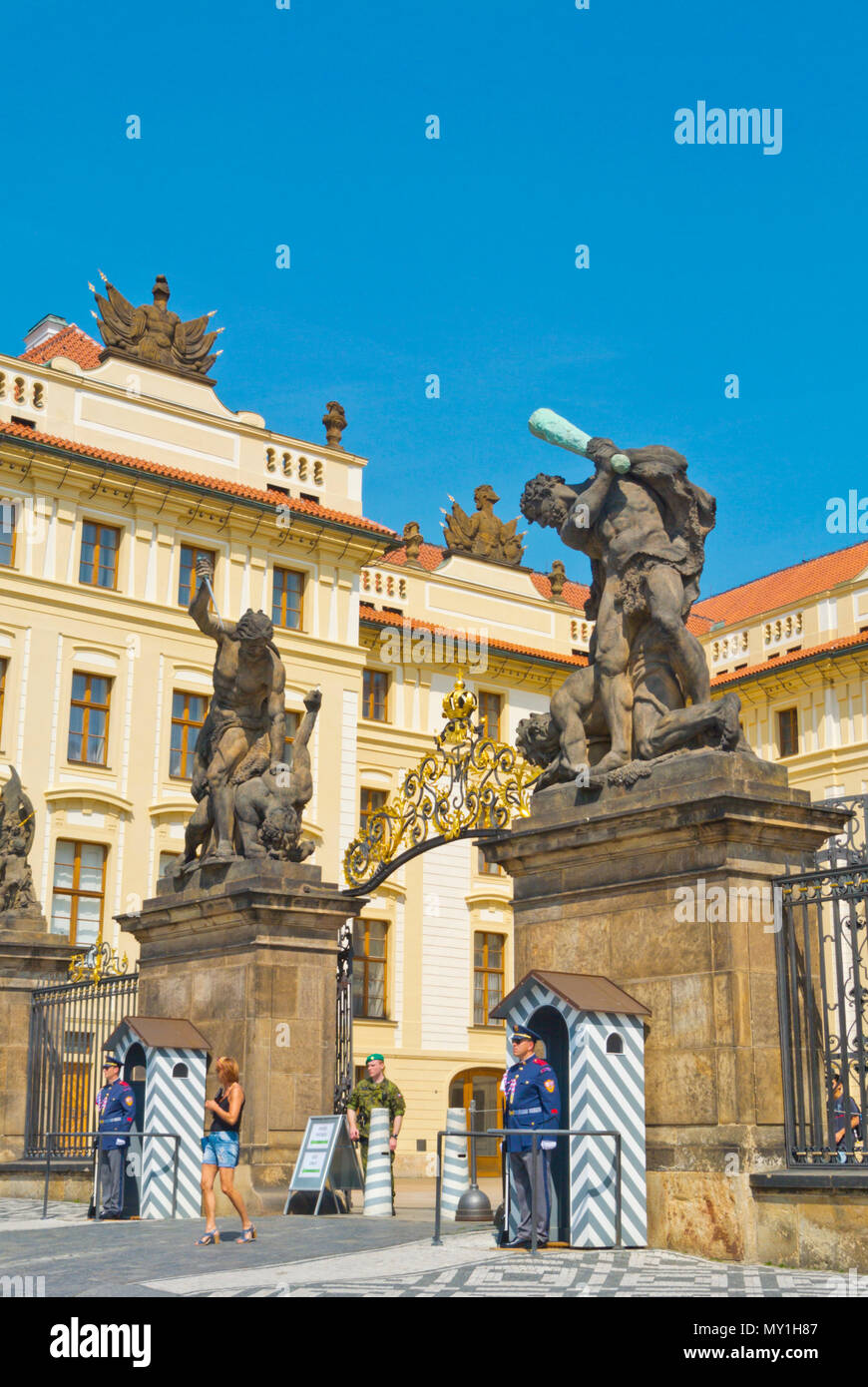 Main gate prague castle hi-res stock photography and images - Alamy