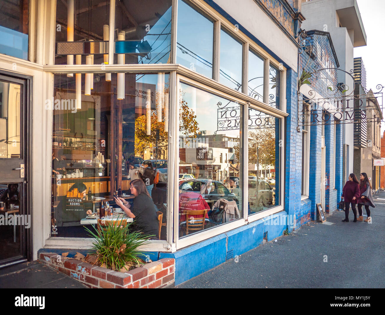 Coffee shop interior cosy hi-res stock photography and images - Alamy