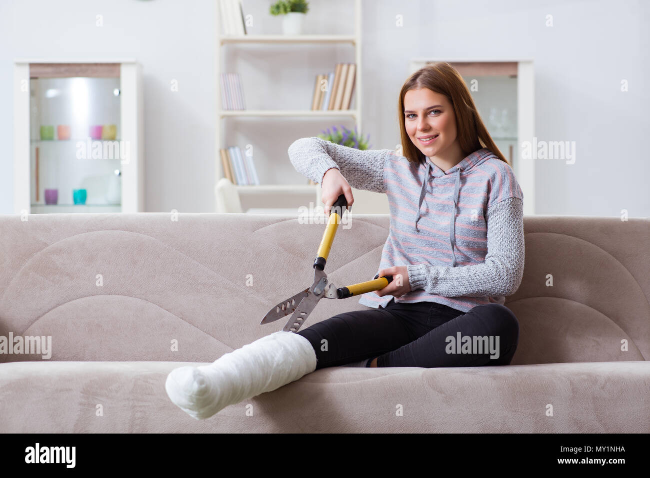 Trauma shears hi-res stock photography and images - Alamy