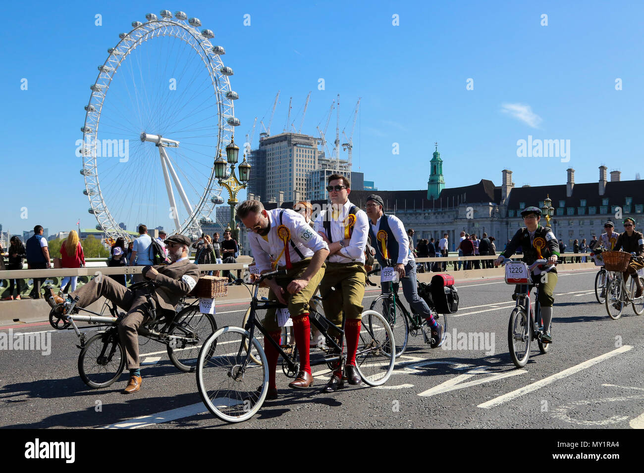 Over a thousand cyclists take part in the 10th annual Tweed Run riding ...