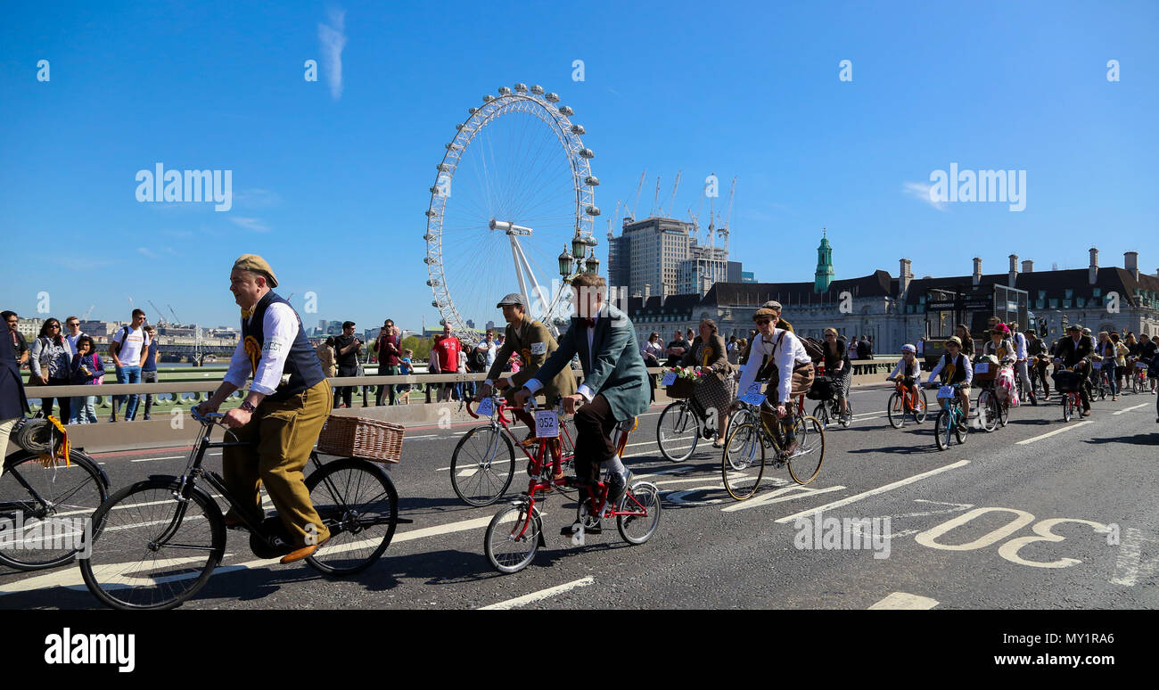 Over a thousand cyclists take part in the 10th annual Tweed Run riding ...