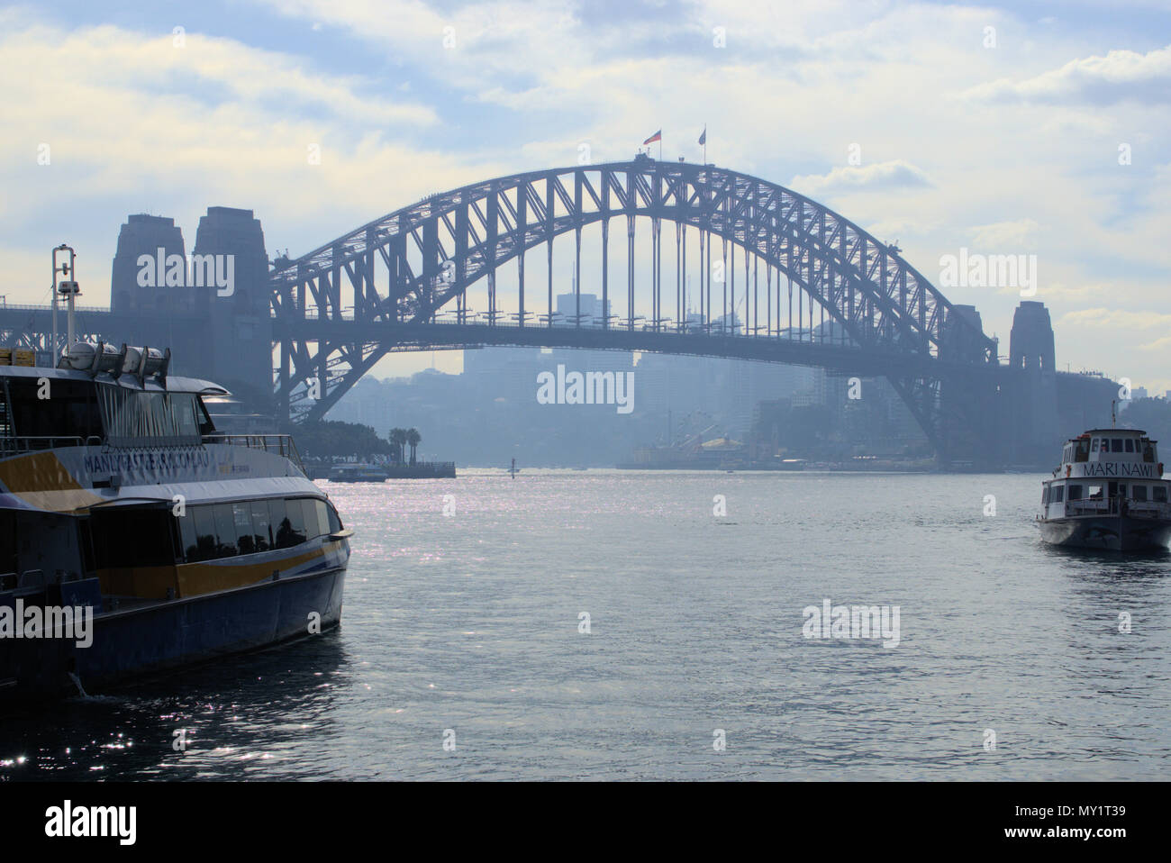 Sydney harbour bridge circular quay hi-res stock photography and images ...
