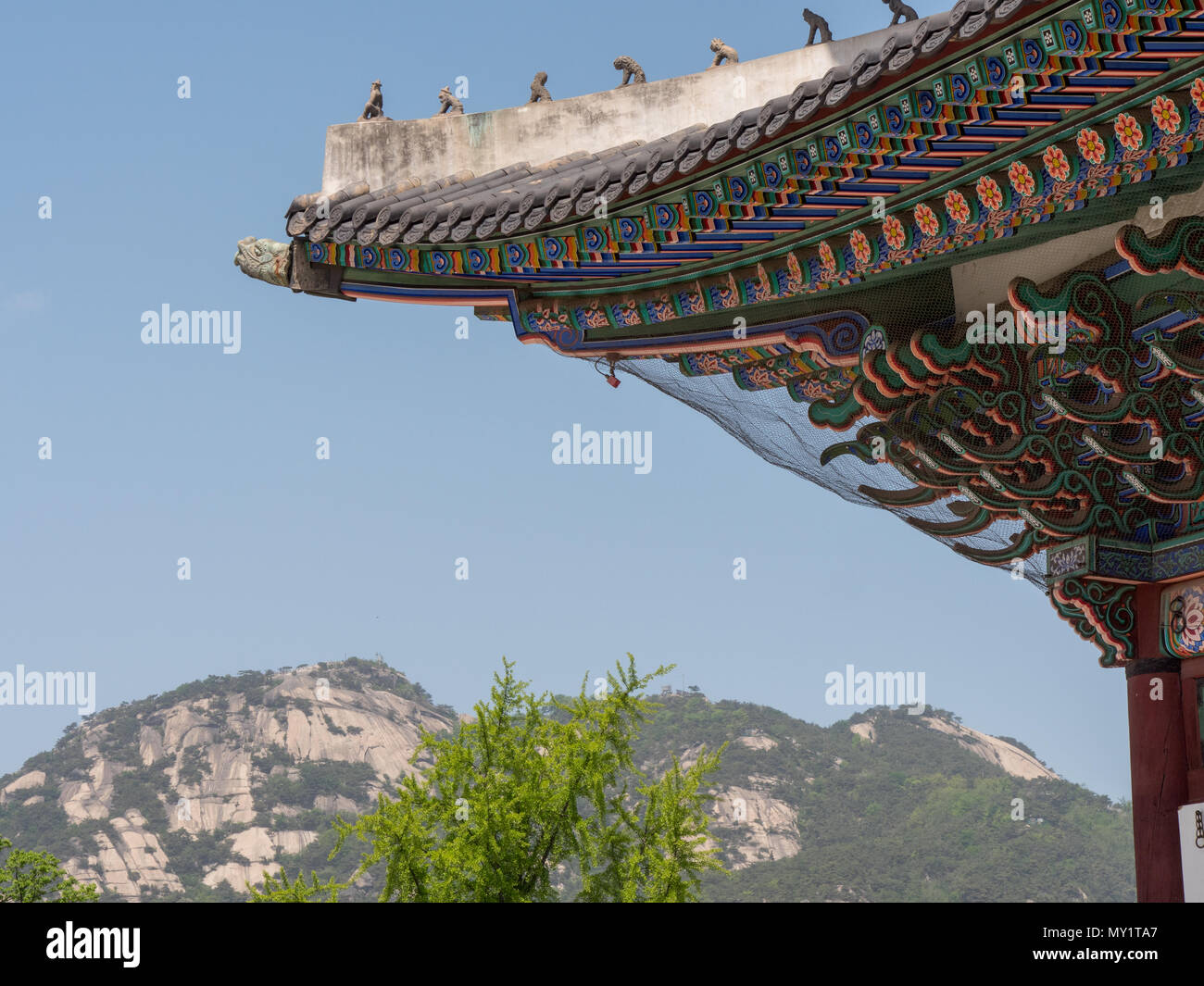 Traditional korean structure hi-res stock photography and images - Alamy