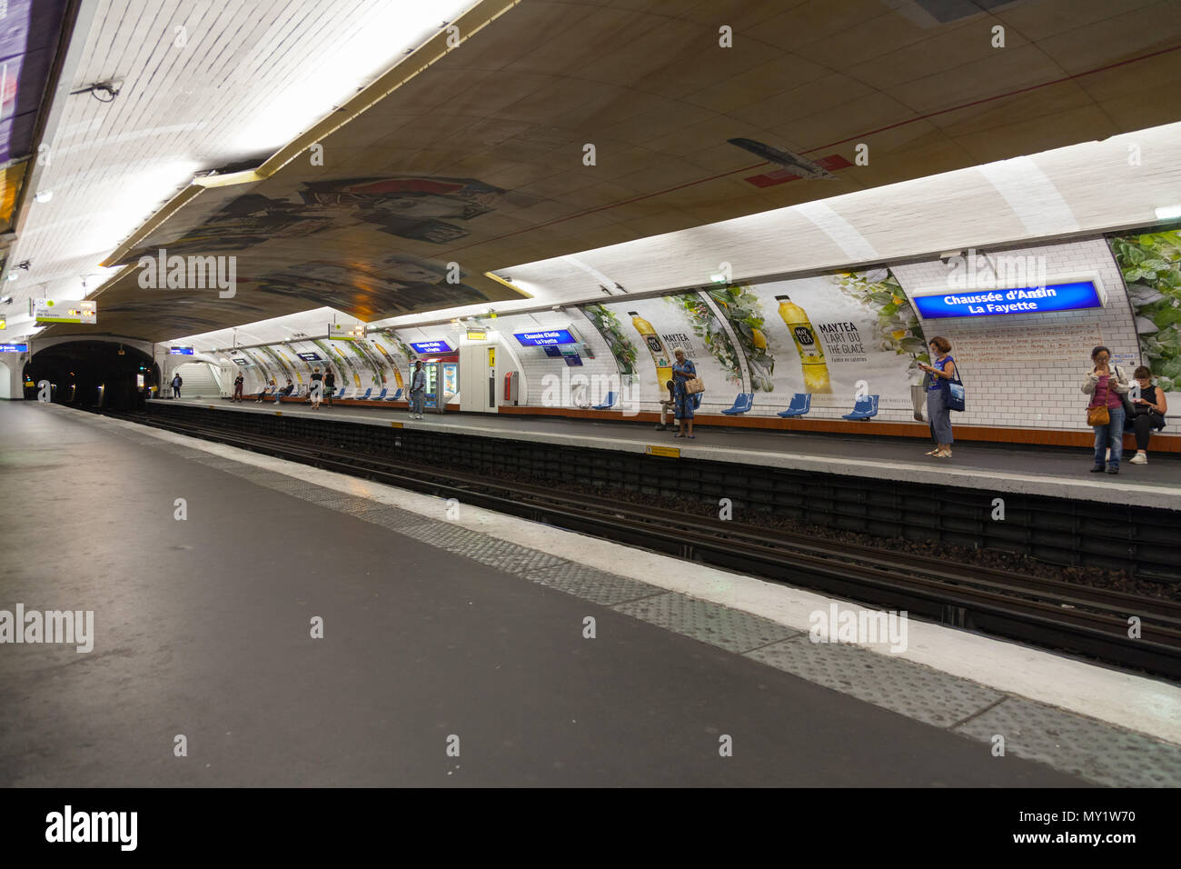 Chaussee dantin la fayette hi-res stock photography and images - Alamy