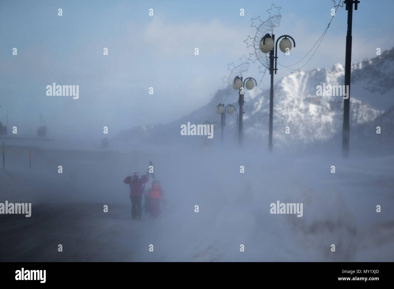 White snowy days hi-res stock photography and images - Alamy